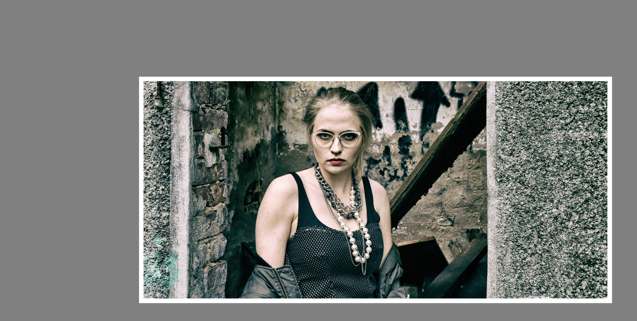 ernsthaft Foto & Bild | portrait, streetfotografie mit menschen, portrait frauen Bilder auf ...