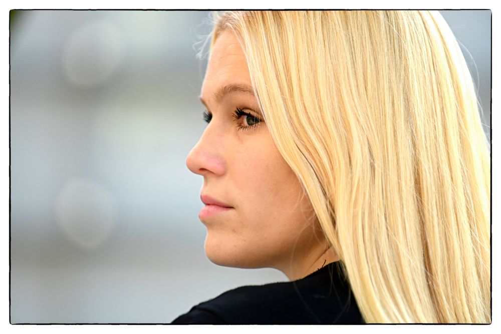 ernsthaft Foto & Bild | portrait, streetfotografie mit menschen, portrait frauen Bilder auf ...