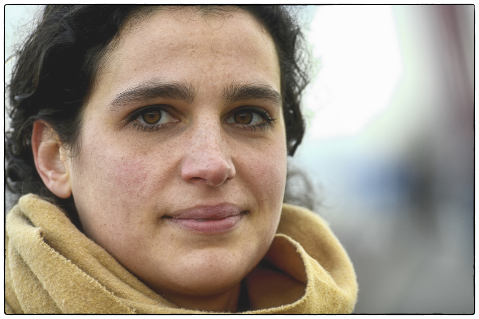 ernsthaft Foto & Bild | portrait, streetfotografie mit menschen, portrait frauen Bilder auf ...