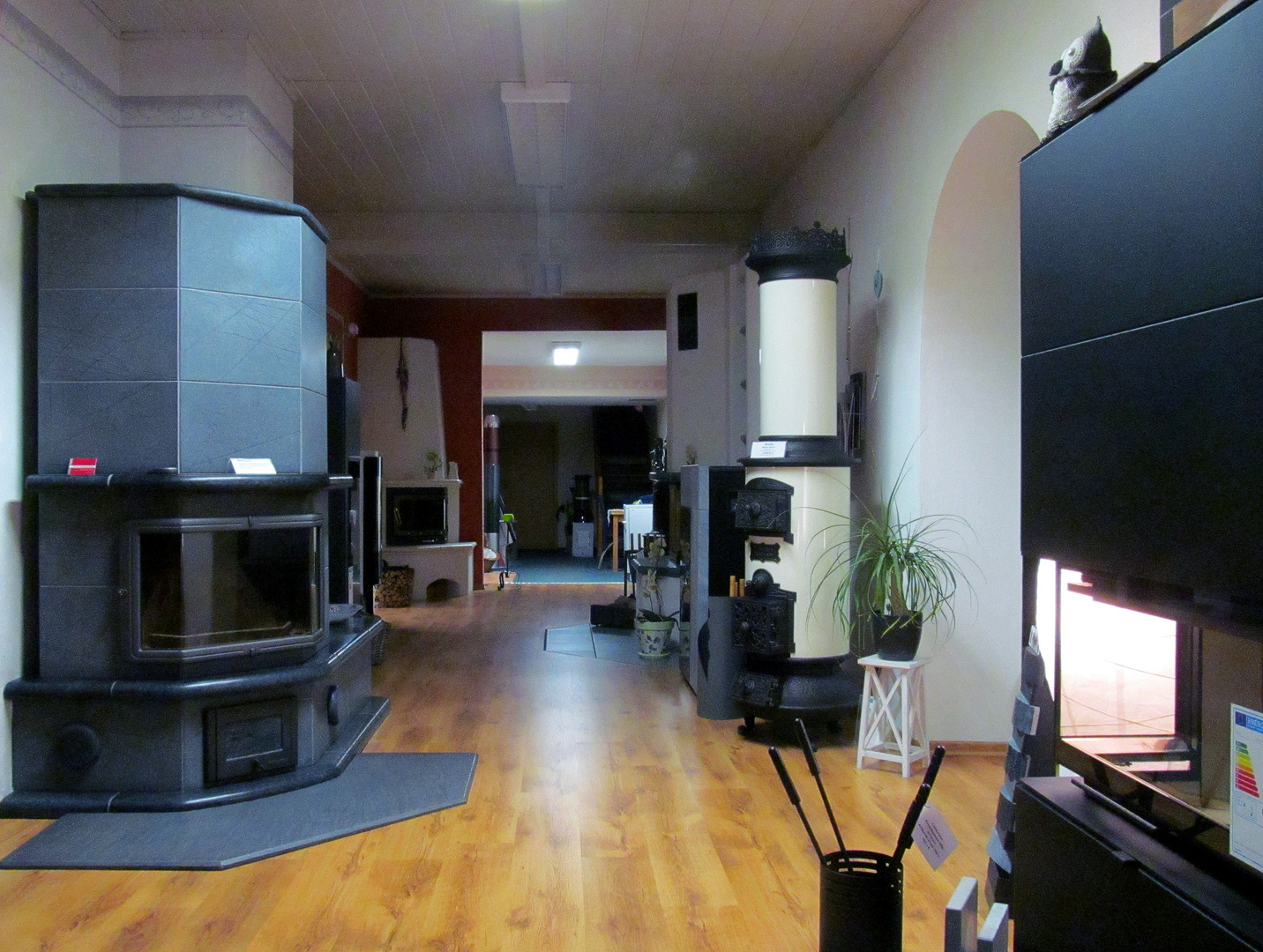 erst mal den Ofen an ... Foto & Bild | stillleben, laden, auslage ...