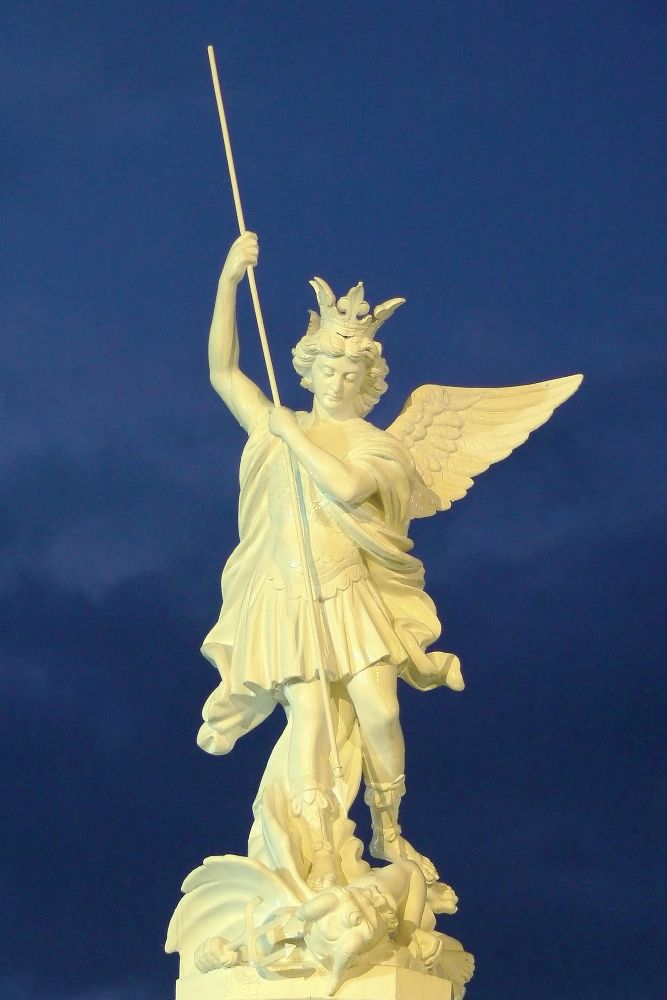 Erzengel Michael Foto & Bild | europe, france, midi-pyrénées Bilder auf ...