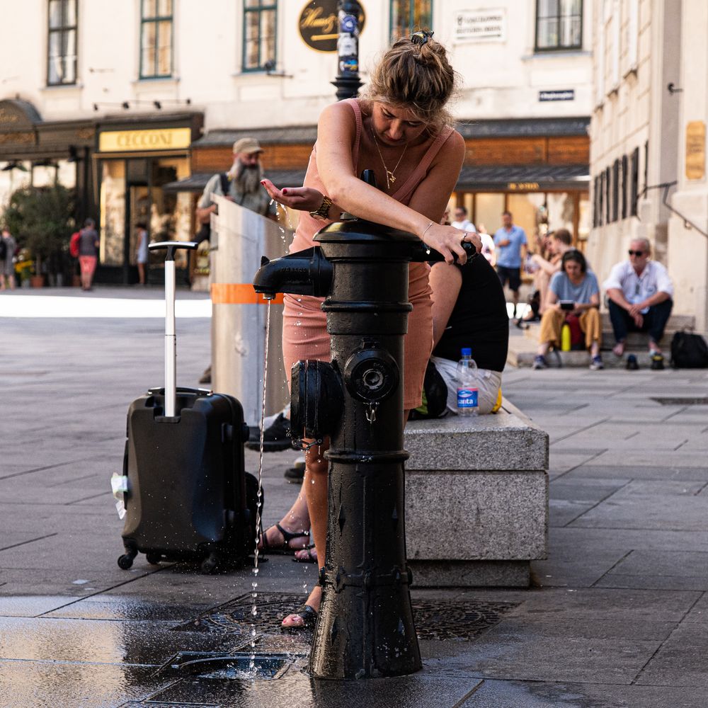 Es ist so heiß... Foto & Bild | europe, Österreich, streetfotografie mit menschen Bilder auf ...