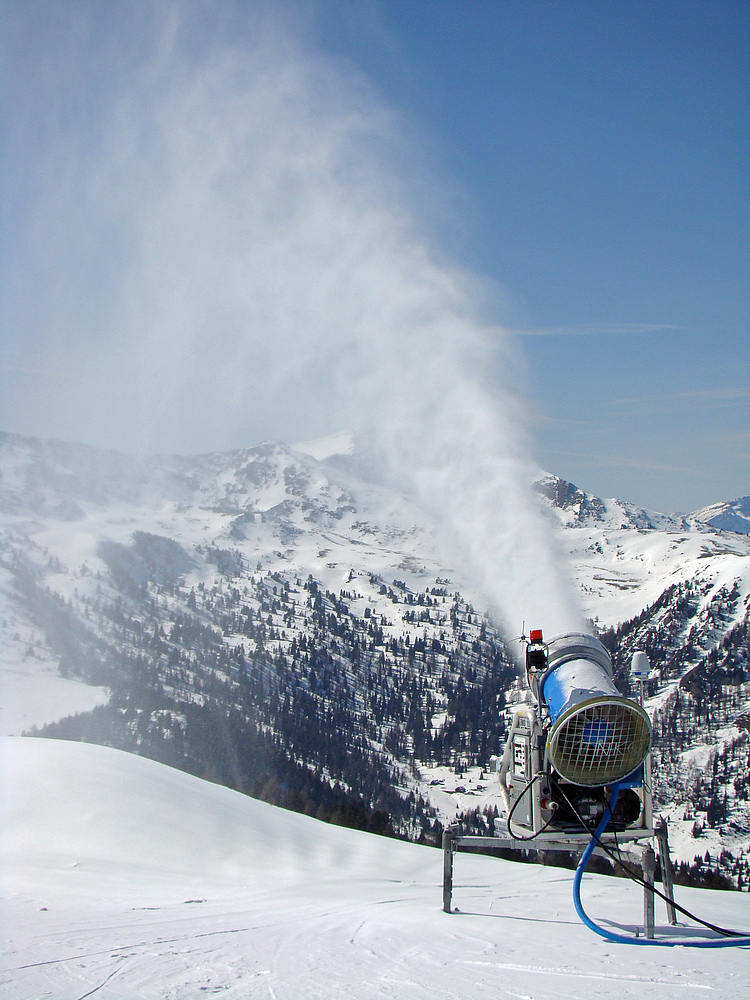 es schneit! Foto & Bild | industrie und technik, energietechnik, motive ...