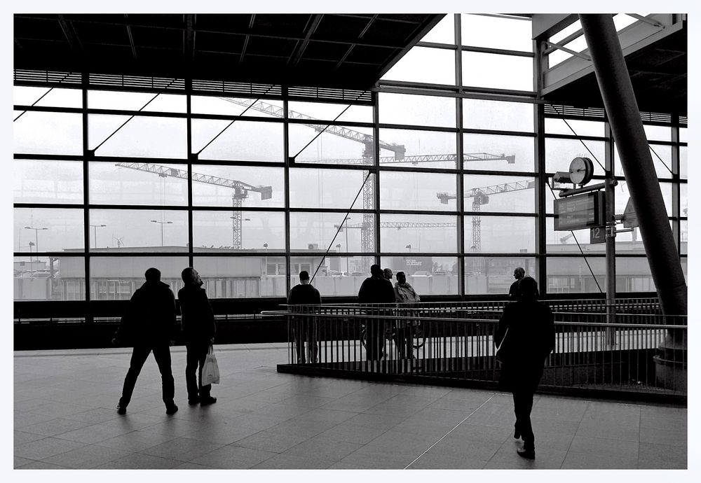 es wird gebaut Foto & Bild | architektur, erwachsene menschen, streetfotografie mit menschen ...