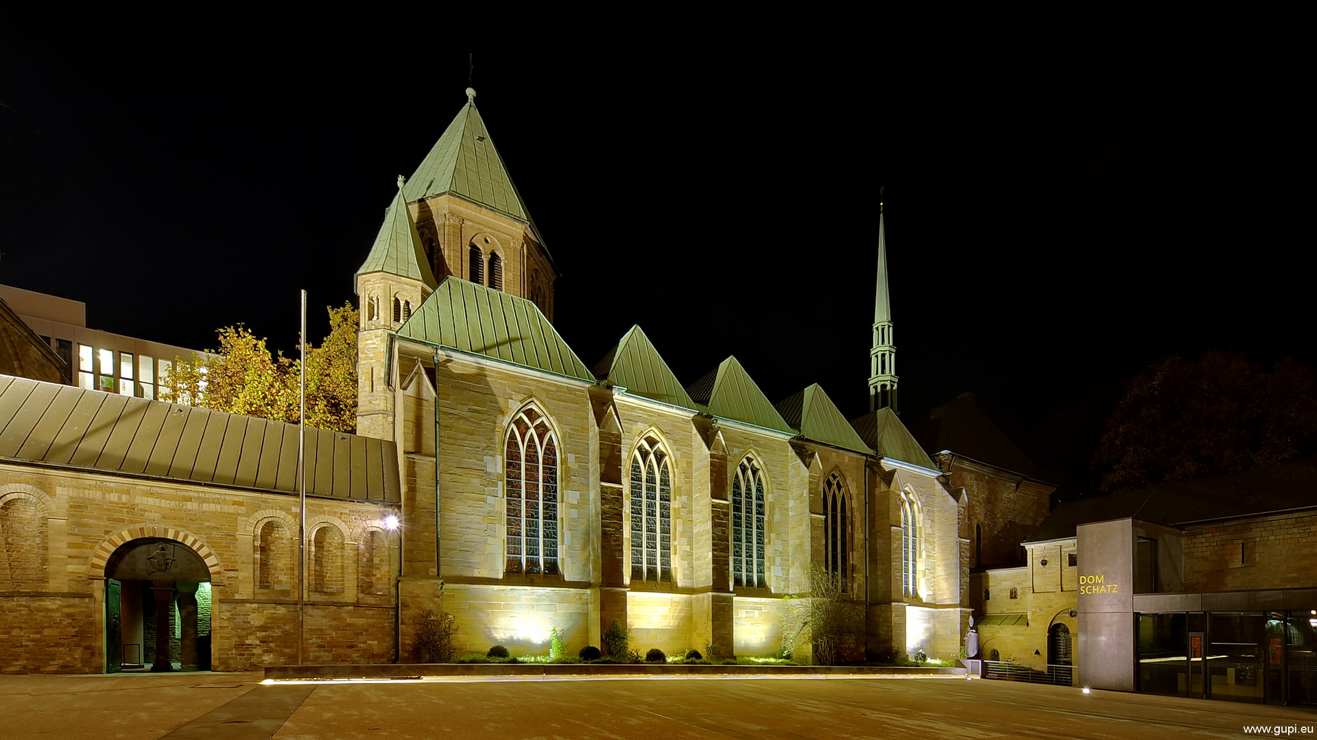 Essener Dom Foto & Bild | architektur, sakralbauten, essen bei nacht ...