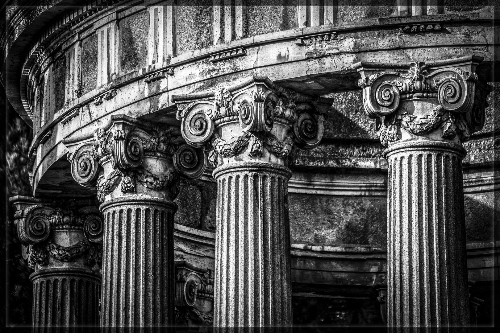 Estilo Jónico Imagen & Foto | arquitectura, edificios, templos Fotos de ...