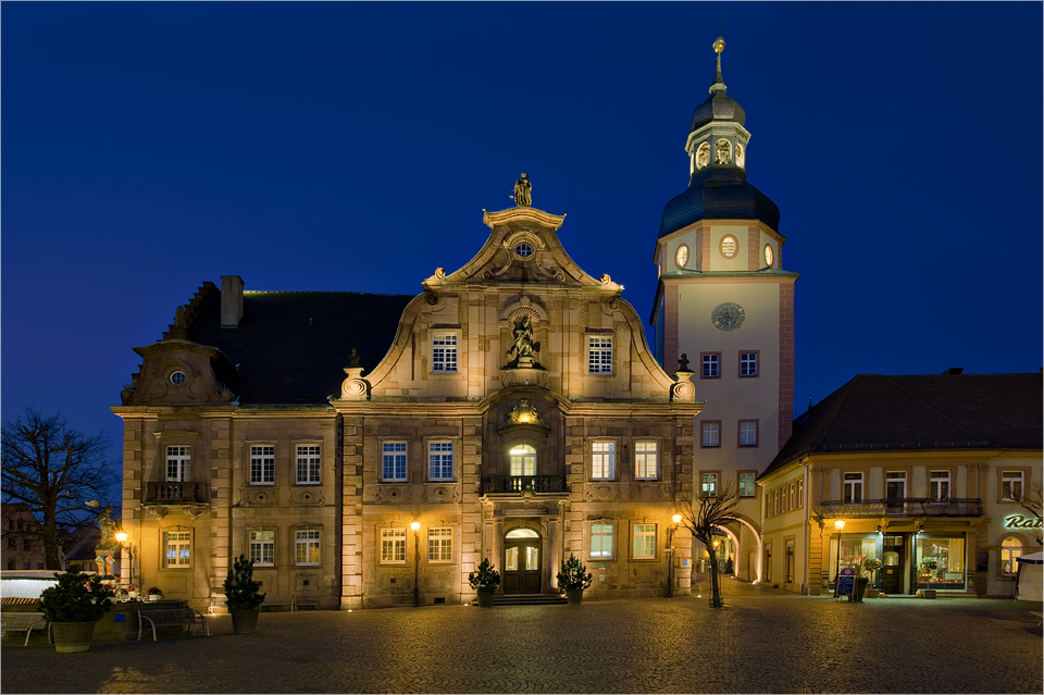 Ettlingen Rathaus Foto & Bild | architektur, architektur bei nacht ...