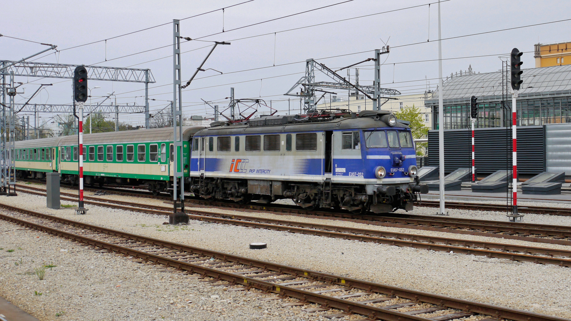 EU07-052 in Breslau Foto & Bild | bahnhof, loks, gleise Bilder auf fotocommunity