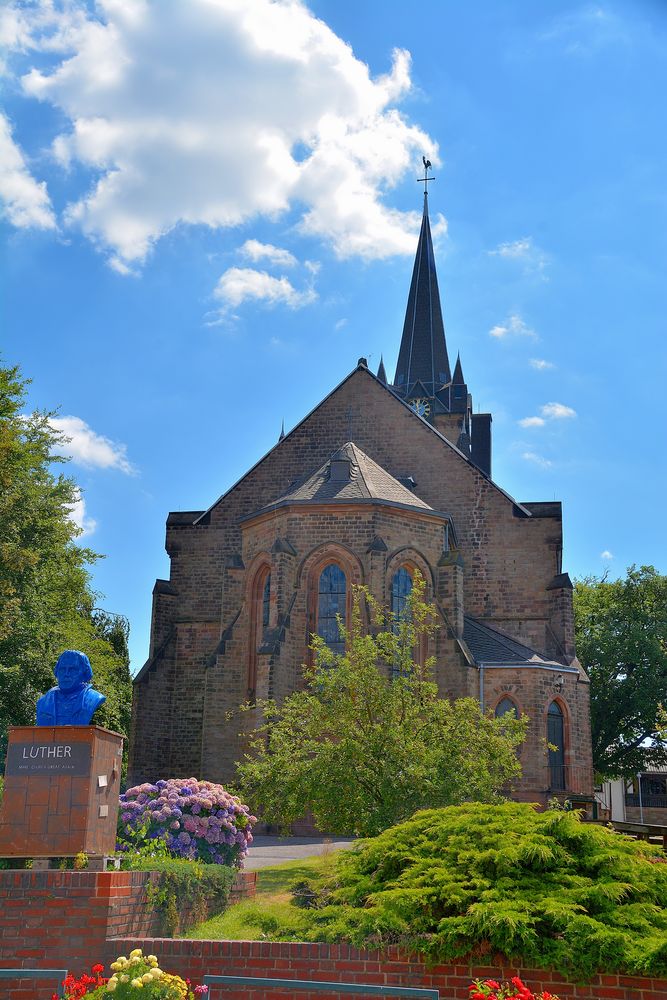 EV Kirchen mit Luther in Elversberg, Saarland Foto & Bild | architektur ...