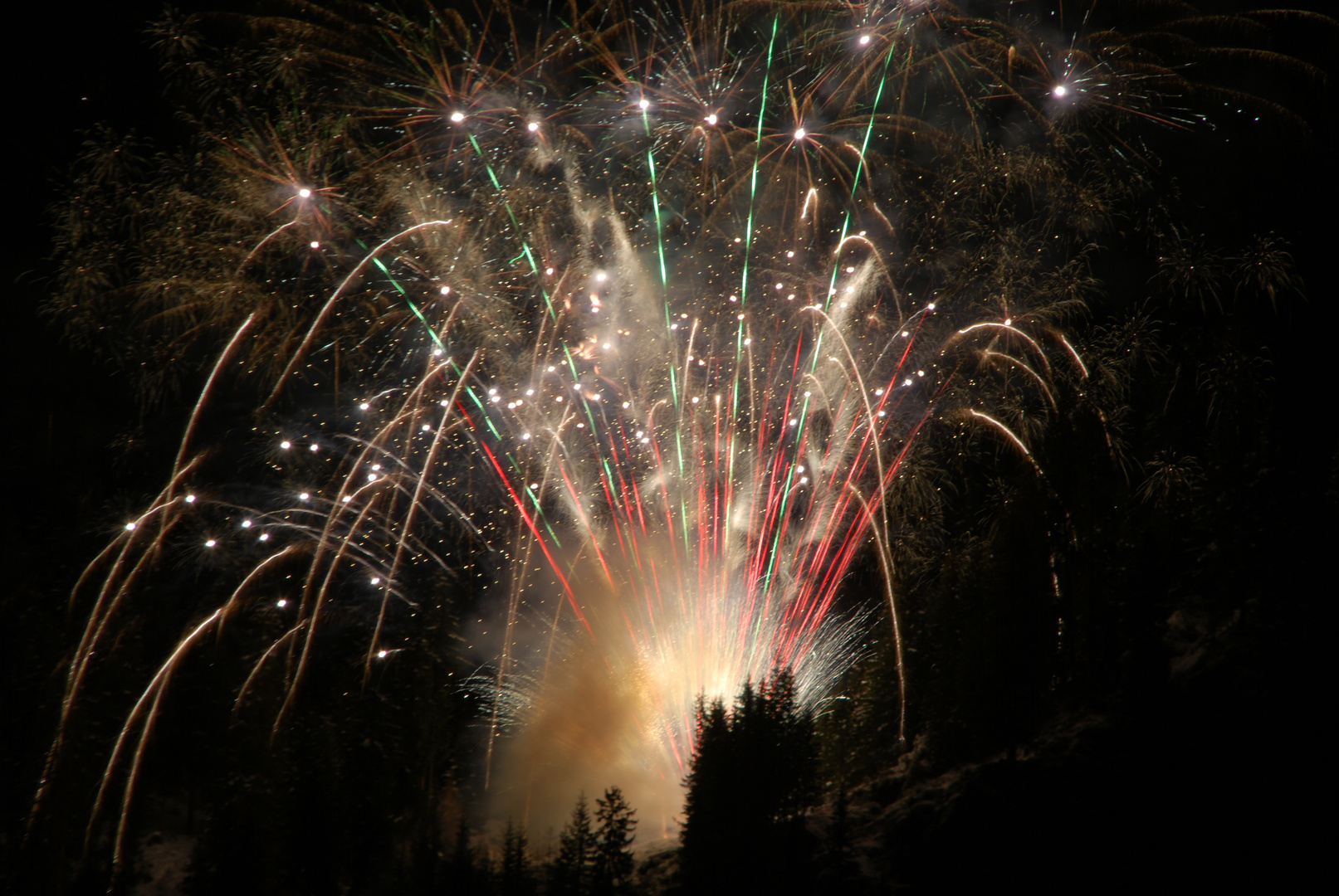 Explosion Foto & Bild | fotokunst, licht und feuer, feuerwerk Bilder ...