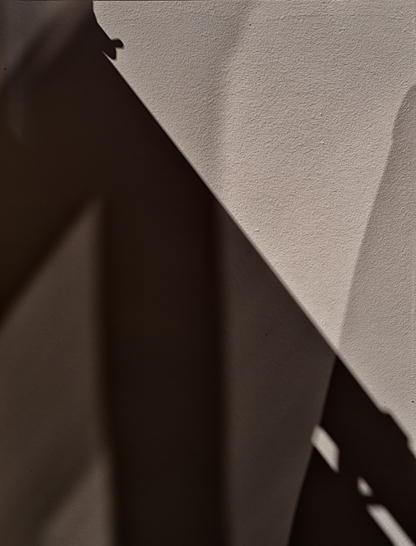 extract from 'shadows on the wall' Foto & Bild | spezial, licht ...