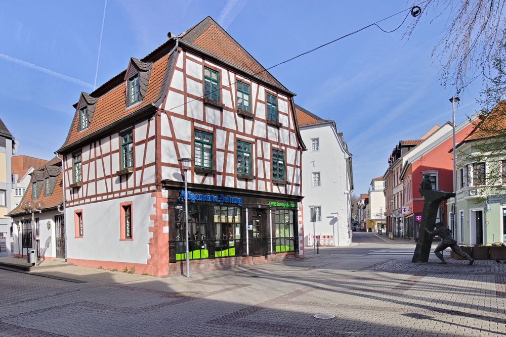 Fachwerkhaus in der Antoniterstraße in Alzey Foto & Bild | fotos ...
