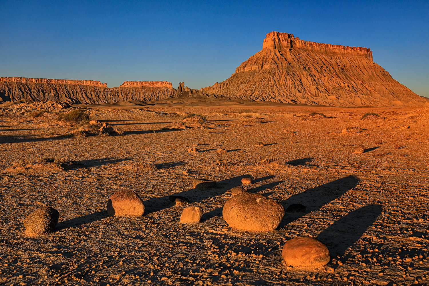 Factory Butte@Sunrise Foto & Bild | nature, usa, sonnenaufgang Bilder ...