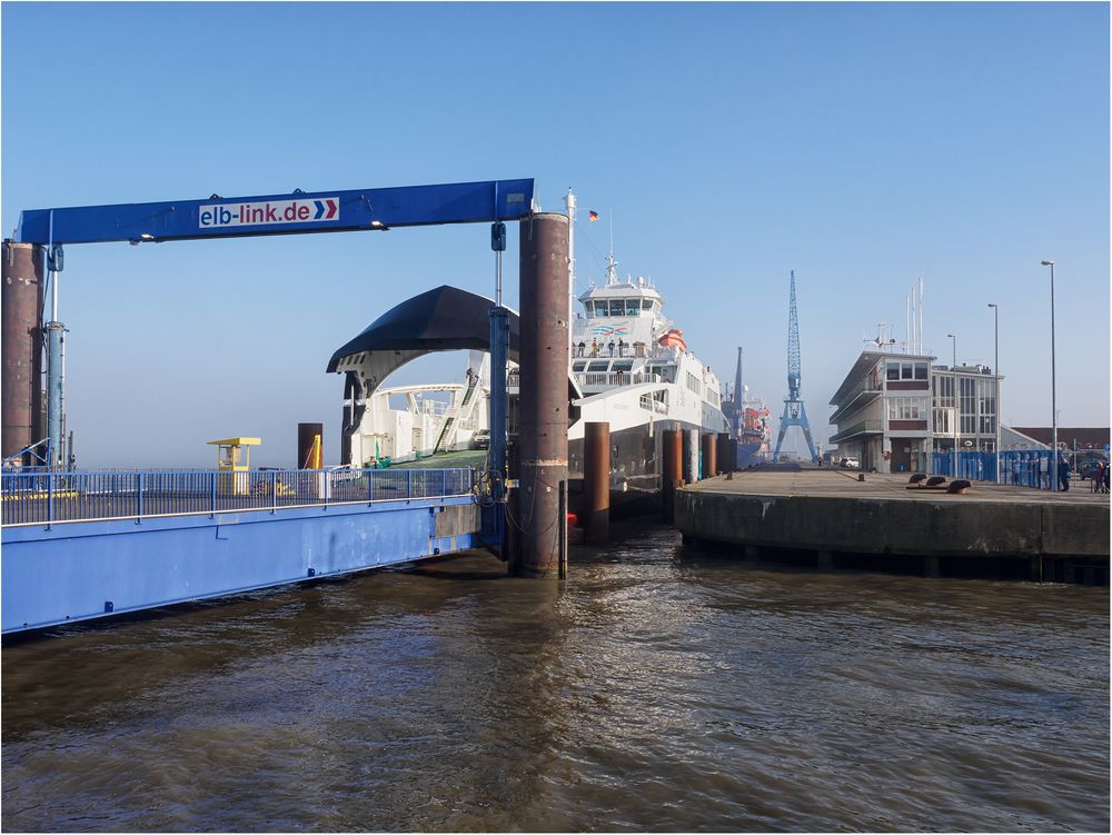 Fähranleger für die GREENFERRY 1..... Foto & Bild | hafen, fähre ...