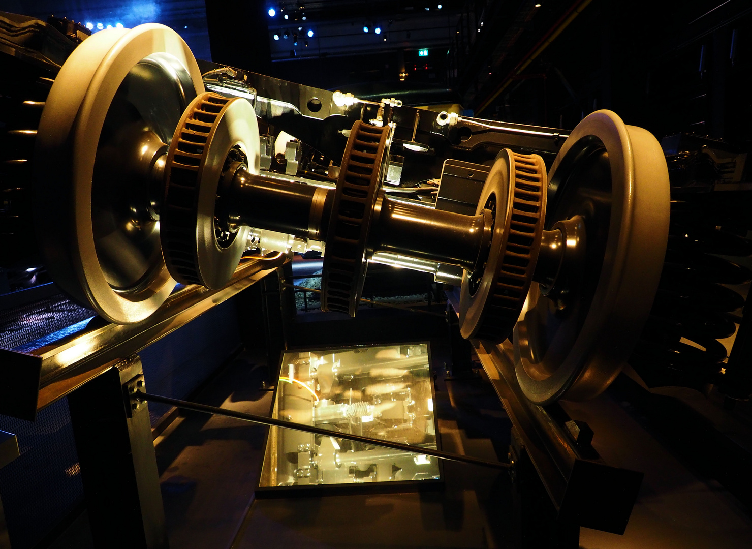 Fahrwerk eines Schienenfahrzeugs... Foto & Bild | fotos, spezial ...