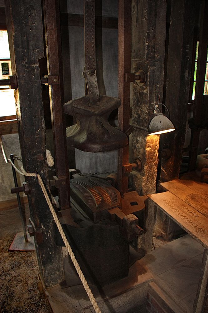 Fallhammer Foto & Bild | industrie und technik, handwerk, werkstatt ...