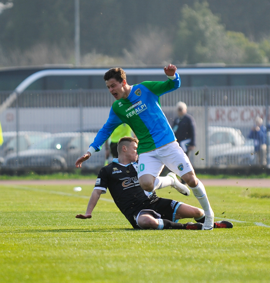 Fallo Foto % Immagini| sport, calcio, feralpi salò Foto su fotocommunity