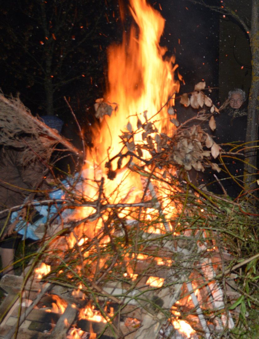 Falò Foto % Immagini| fuoco e fiamme, temi Foto su fotocommunity