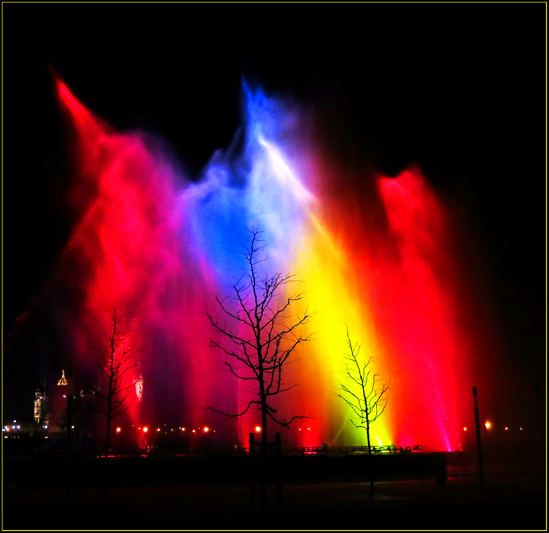 Farbexplosion am Schloss Foto & Bild | deutschland, europe, mecklenburg ...