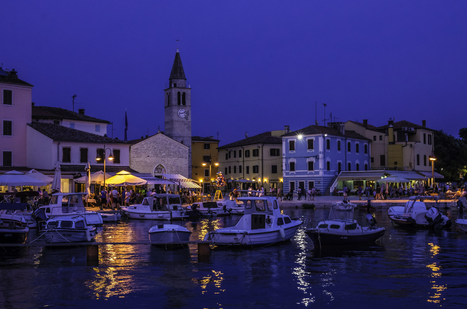 Fazana zur Blauen Stunde Foto & Bild | europe, balkans, croatia Bilder ...