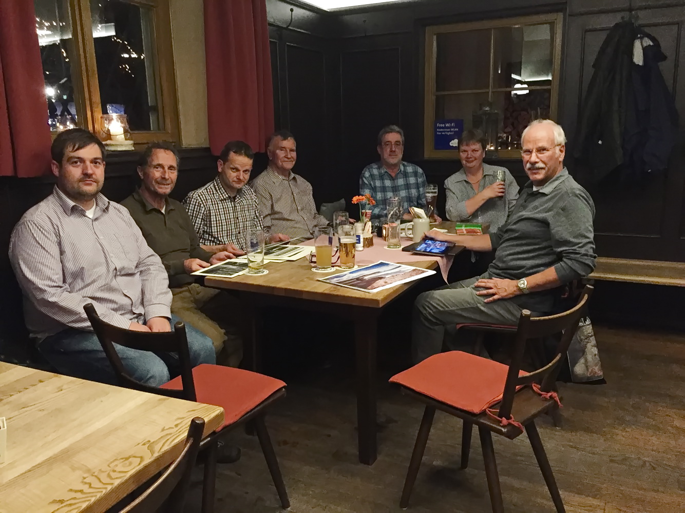 fc-Stammtisch München Foto & Bild | spezial, münchen, handy Bilder auf ...