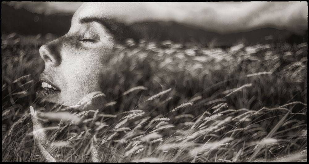 FEELING' GOOD~~~~~~~ Foto & Bild | indoor, woman, sw Bilder auf ...