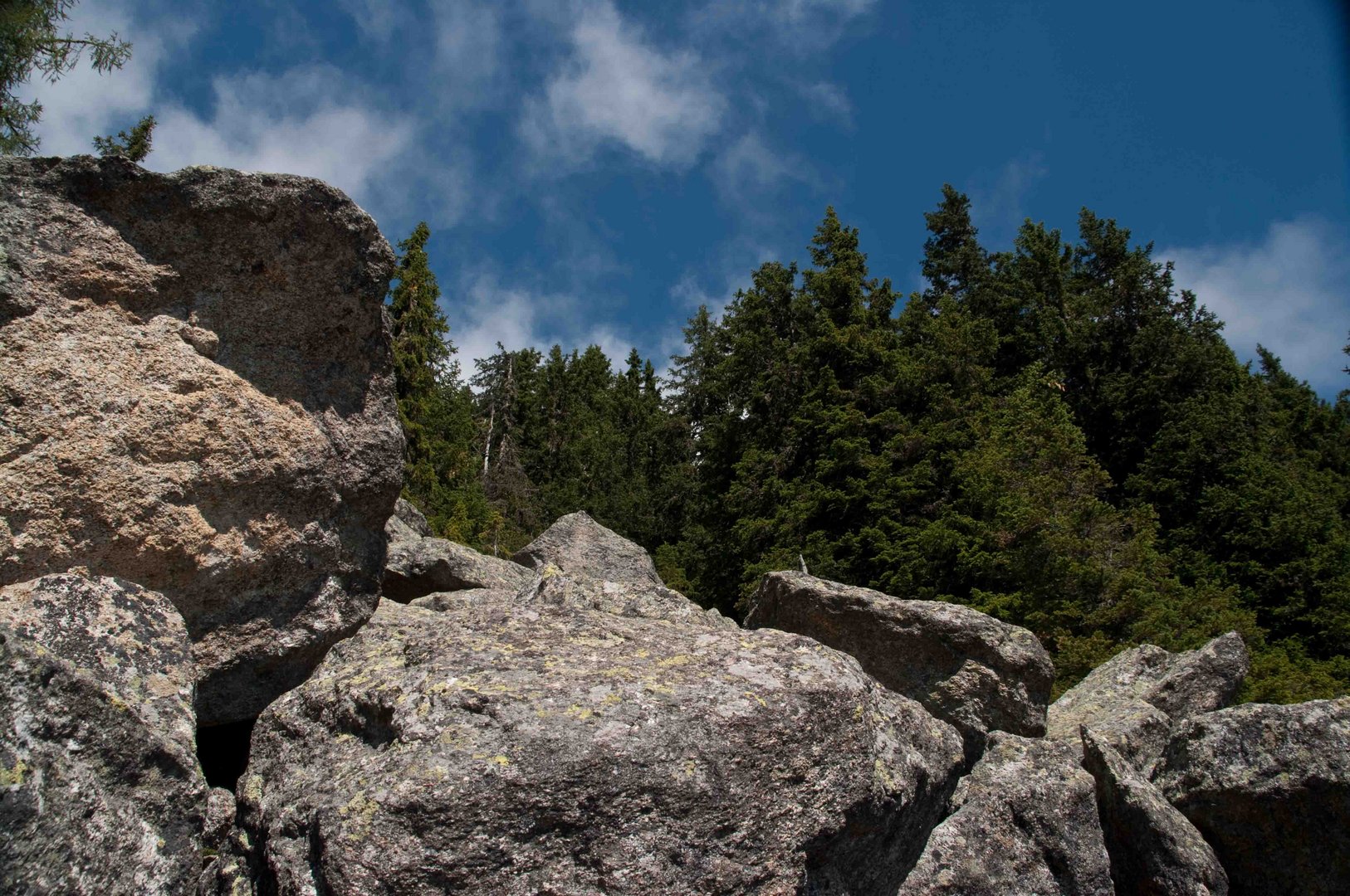 Fels-Wald-Himmel Foto & Bild | landschaft, wege und pfade, natur Bilder ...