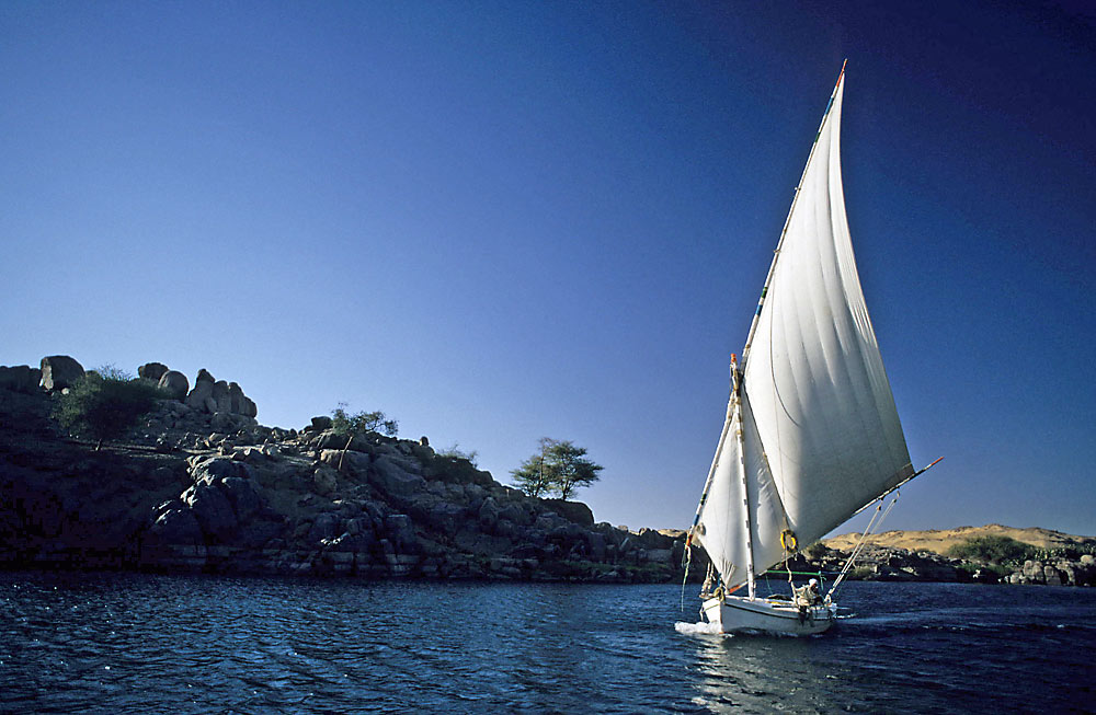 Feluke auf dem Nil bei Assuan Foto & Bild | africa, egypt, north africa ...