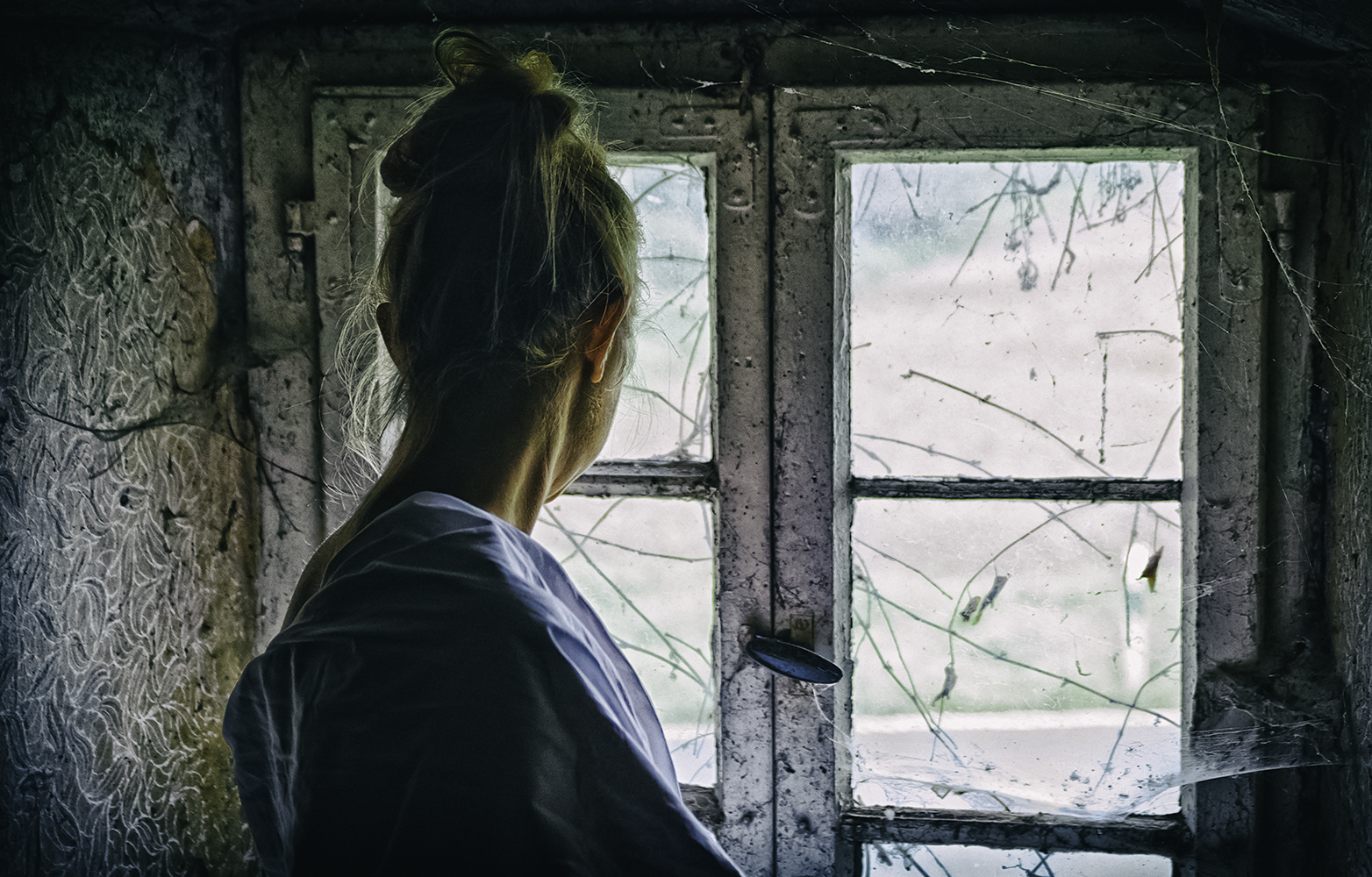 * Fensterbild * Foto & Bild | portrait, portrait frauen, indoor Bilder ...