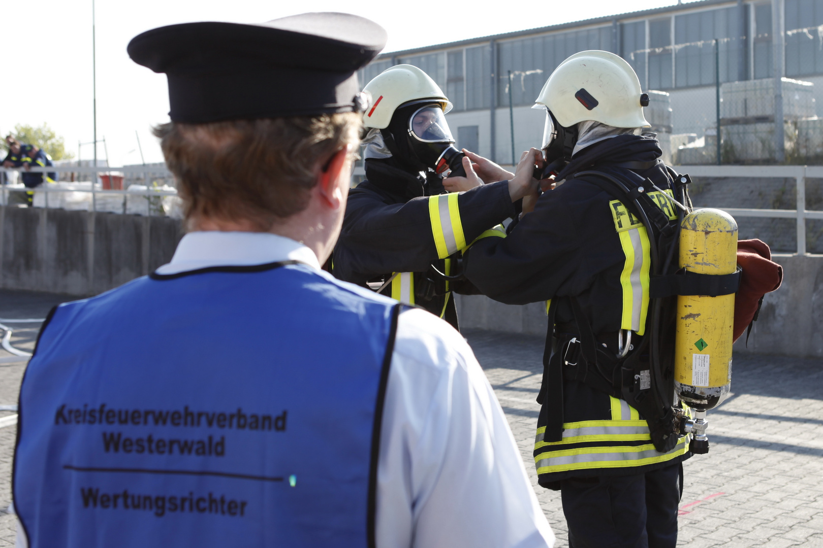 fertigmachen zum Einsatz.... Foto & Bild | reportage dokumentation ...