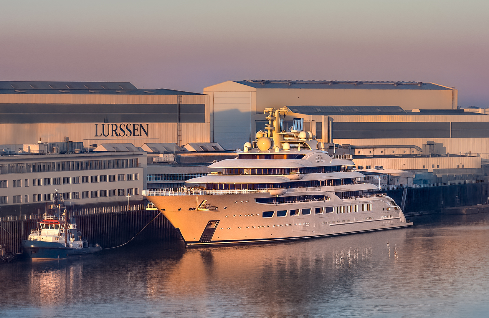 Festgesetzte Dilbar wieder in Bremen Foto & Bild | schiffe und seewege ...