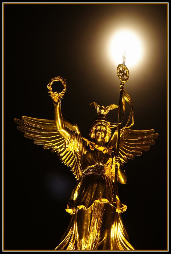 Festival of lights Berlin 2011 - Siegessäule Goldelse II Foto & Bild ...