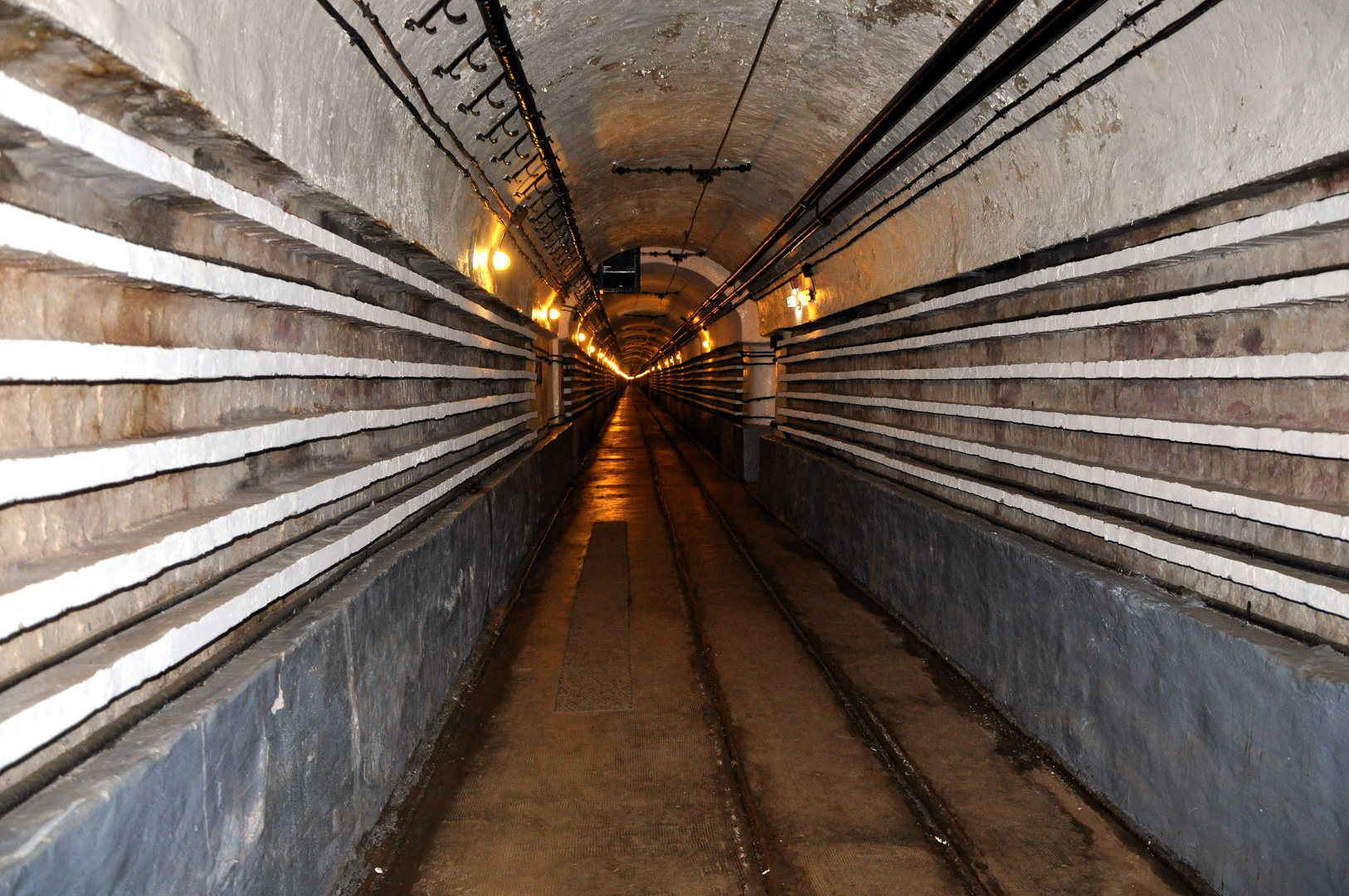 Festung Schoenenbourg Foto & Bild | reportage dokumentation, krieg und ...