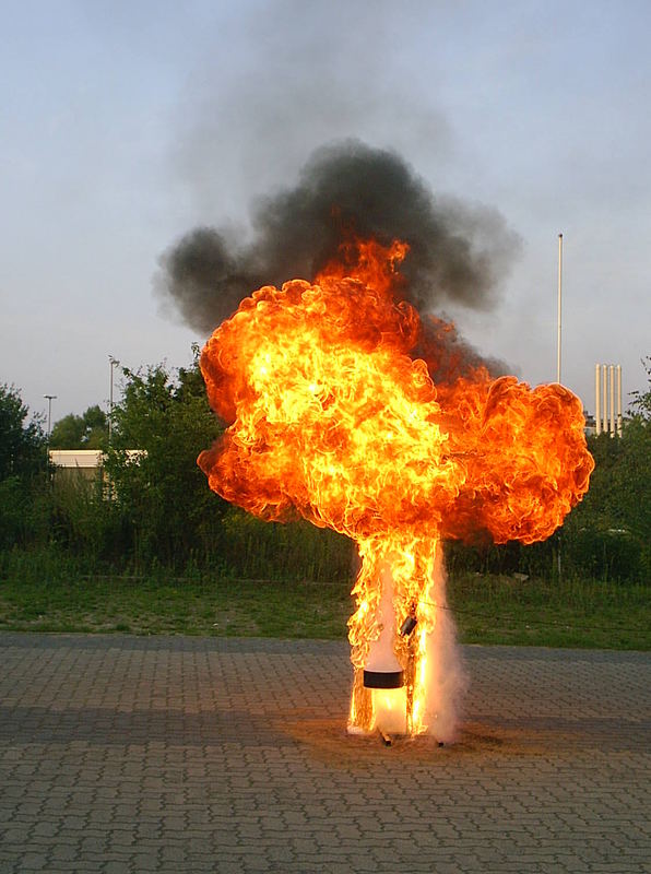 Fettexplosion Foto & Bild | fotokunst, licht und feuer, licht aus feuer ...