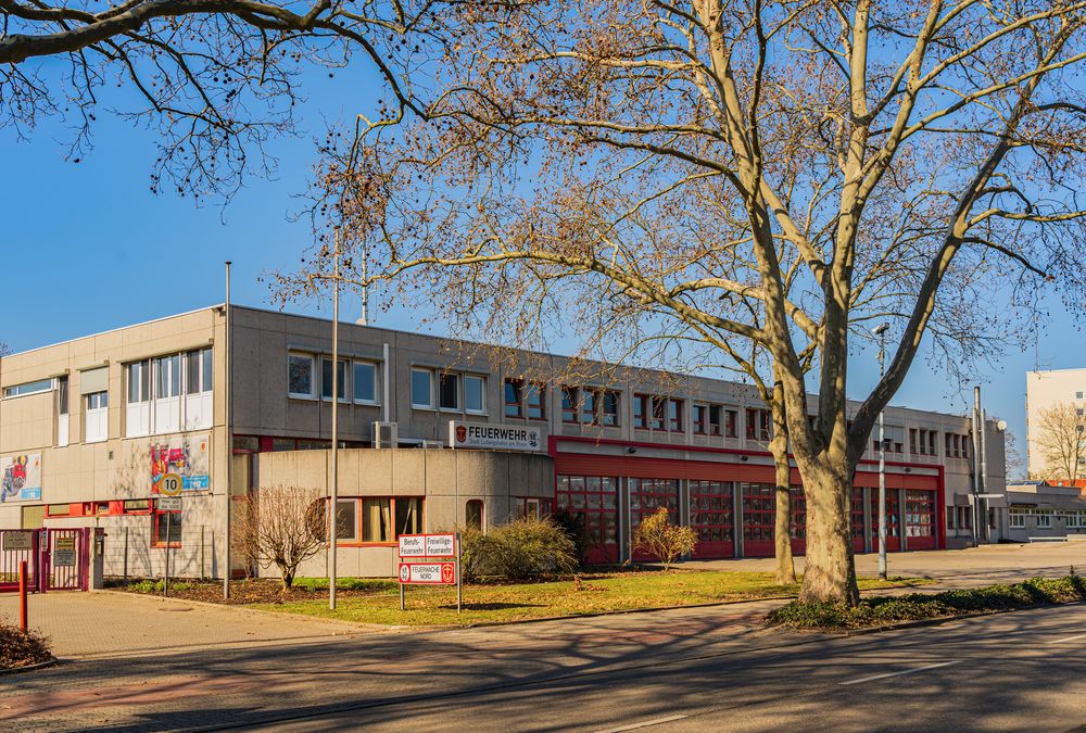 Feuerwehr Ludwigshafen-Oppau Foto & Bild | architektur, reportage ...