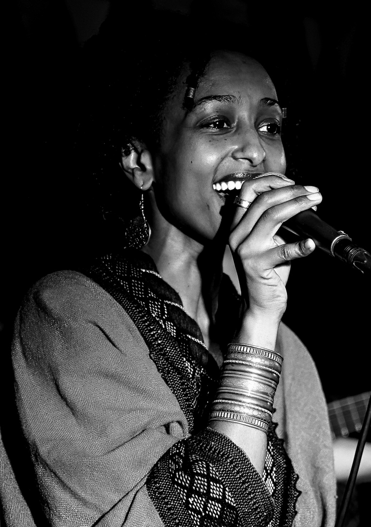 Feven Yoseph, Voc - live in Weimar 2022 Foto & Bild | portrait, szene ...