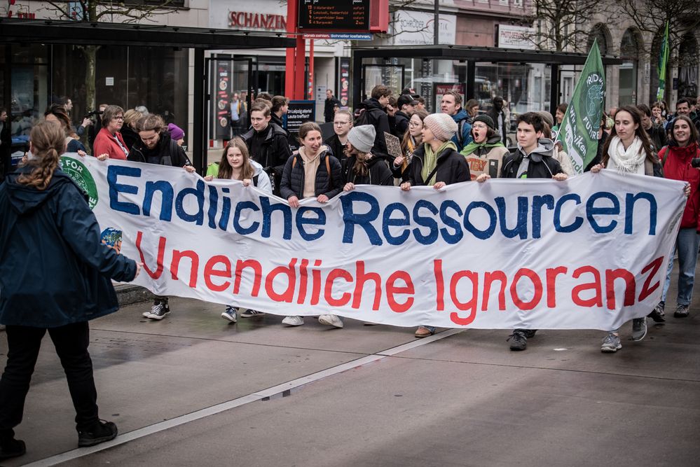 FFF, Klimastreik zum Earth Overshoot Day -2 Foto & Bild | reportage ...