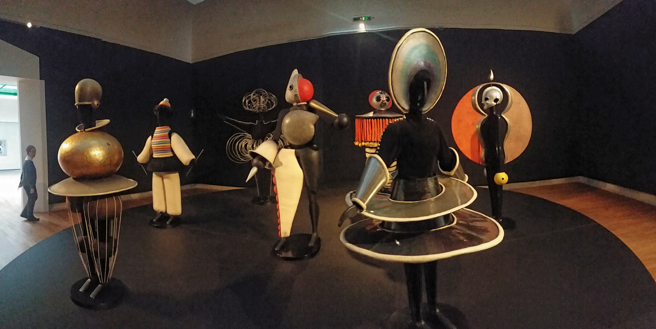 Figuren Triaden in Stgt WW Pan150Grad J5-Feb19 +4 Fotos Foto & Bild ...