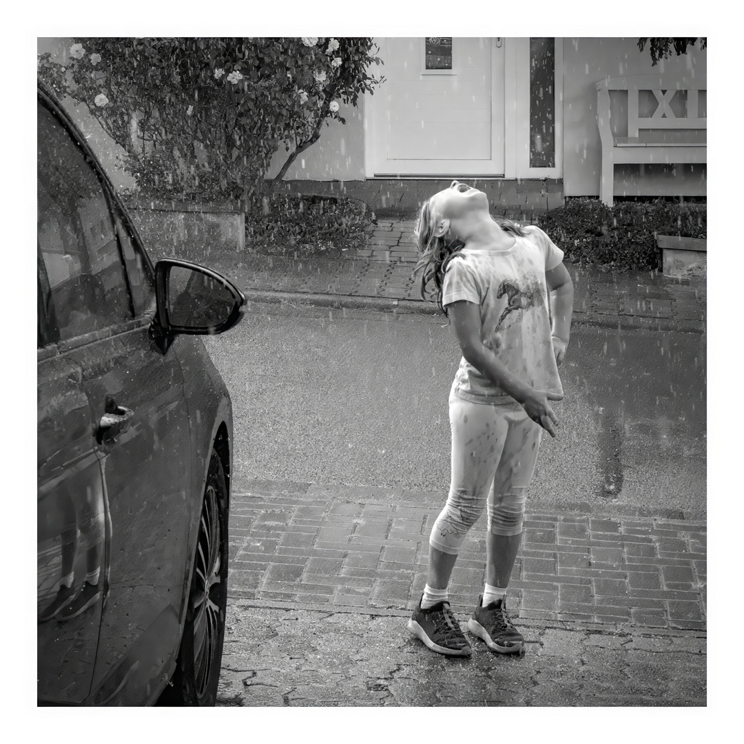 Finally .... rain Foto & Bild | streetfotografie mit menschen, street ...
