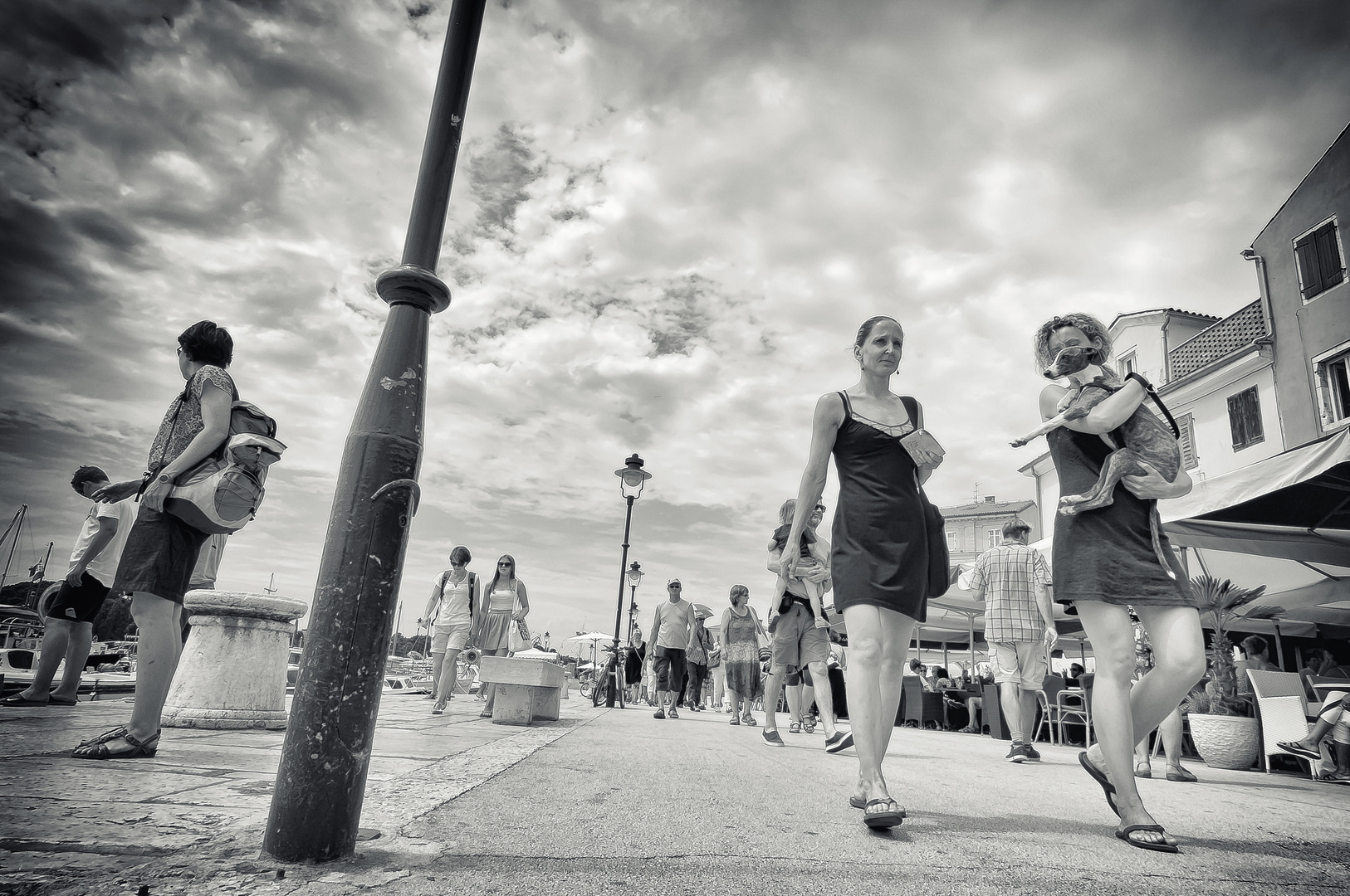 flanieren... Foto & Bild | streetfotografie mit menschen, kommunikation; grafik; szenen ...