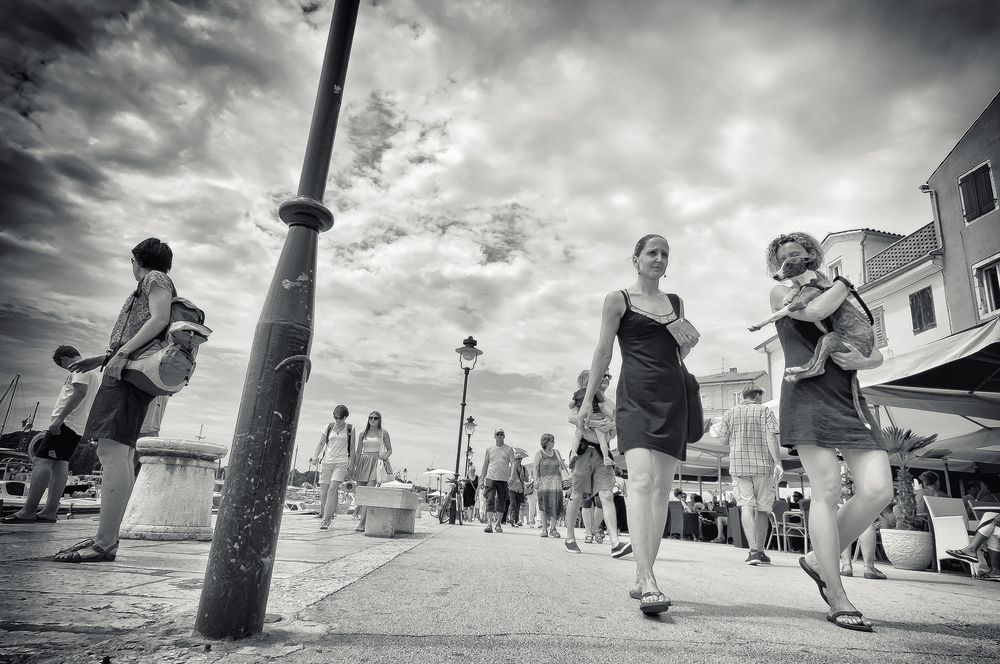 flanieren... Foto & Bild | streetfotografie mit menschen, kommunikation; grafik; szenen ...