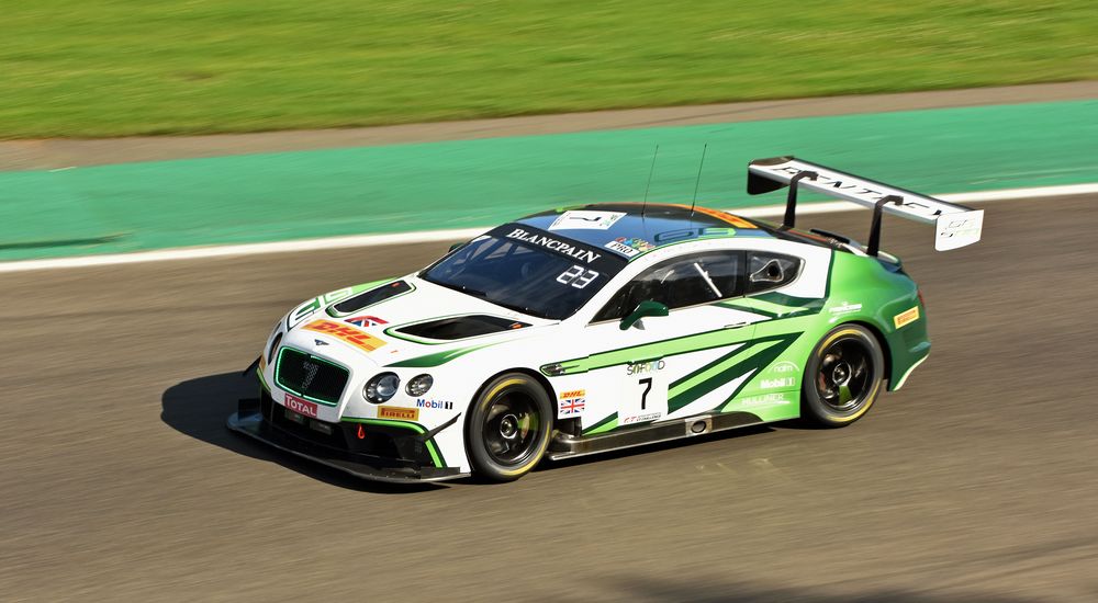 Flat Out in Blanchimont Part II Foto & Bild | sport, motorsport ...