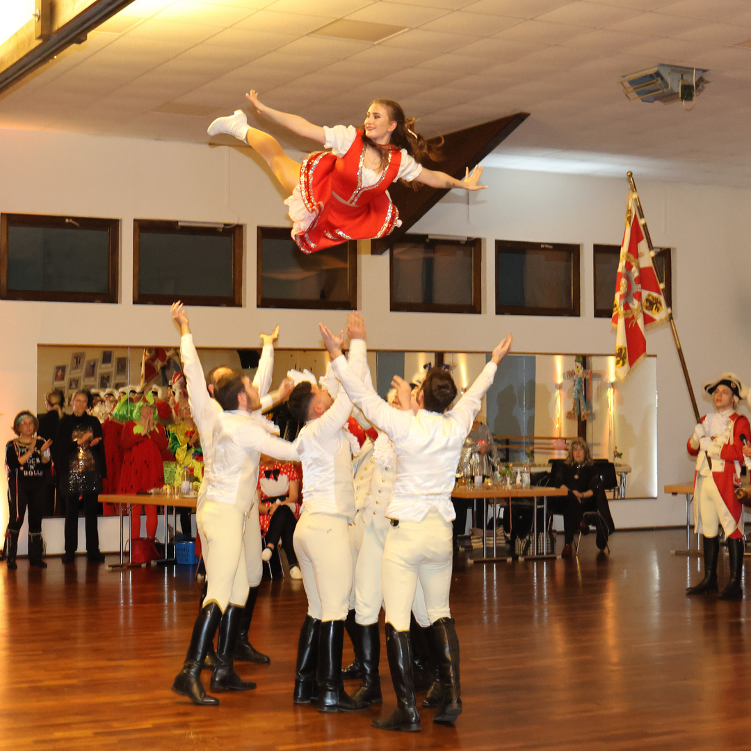 Flieg Mariechen flieg Foto & Bild | erwachsene menschen, menschen bei ...