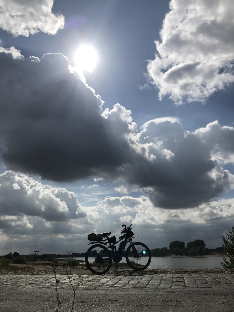 Fliehen oder nicht? Foto & Bild | fahrrad, wetter, natur Bilder auf ...