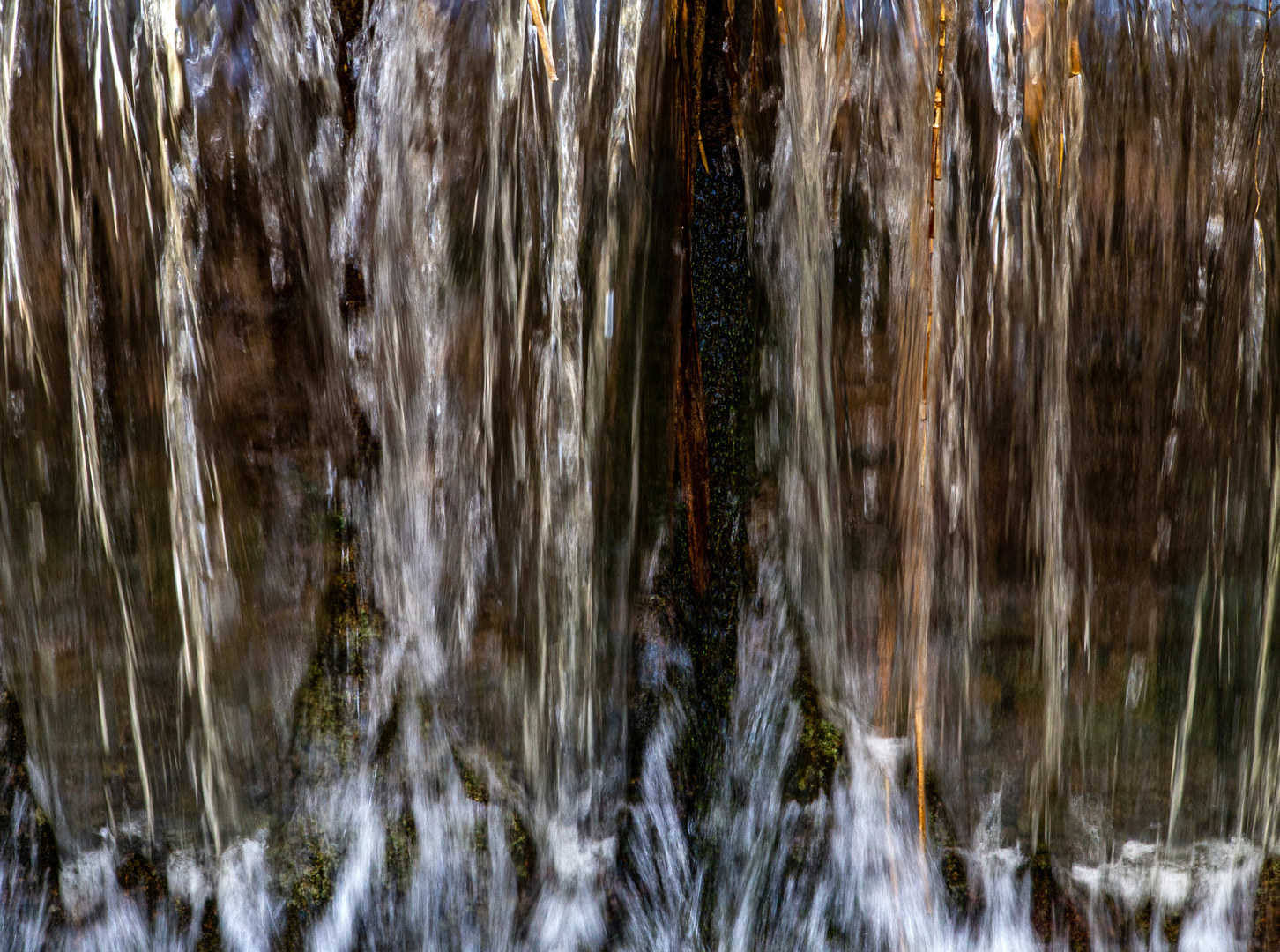 Fliessend Foto & Bild | experimente, sonstiges, wasser im detail Bilder ...