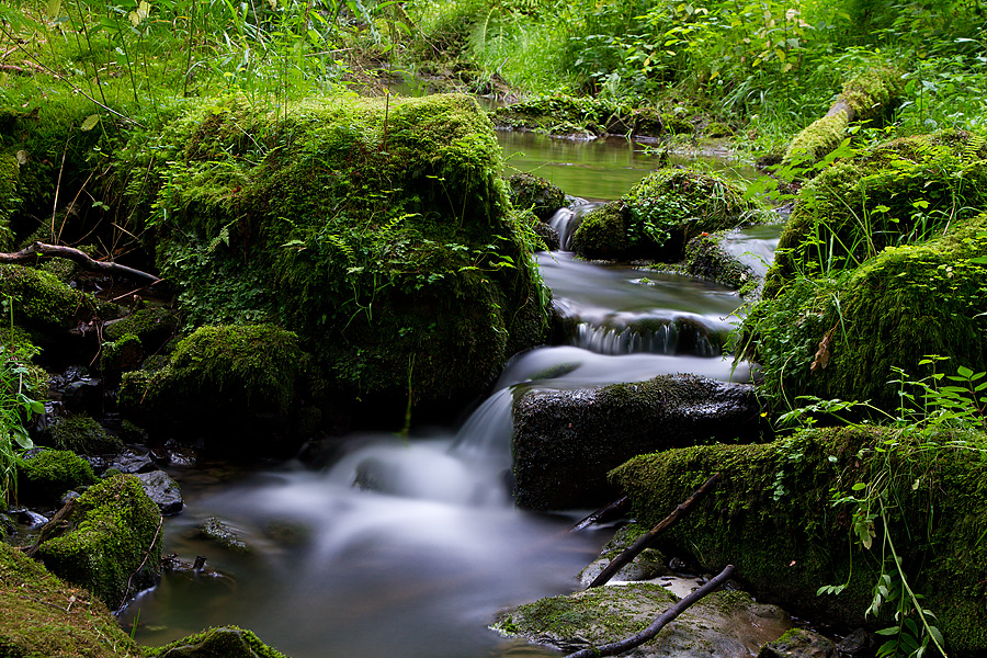 Fließendes Wasser Foto & Bild | landschaft, bach, fluss & see ...