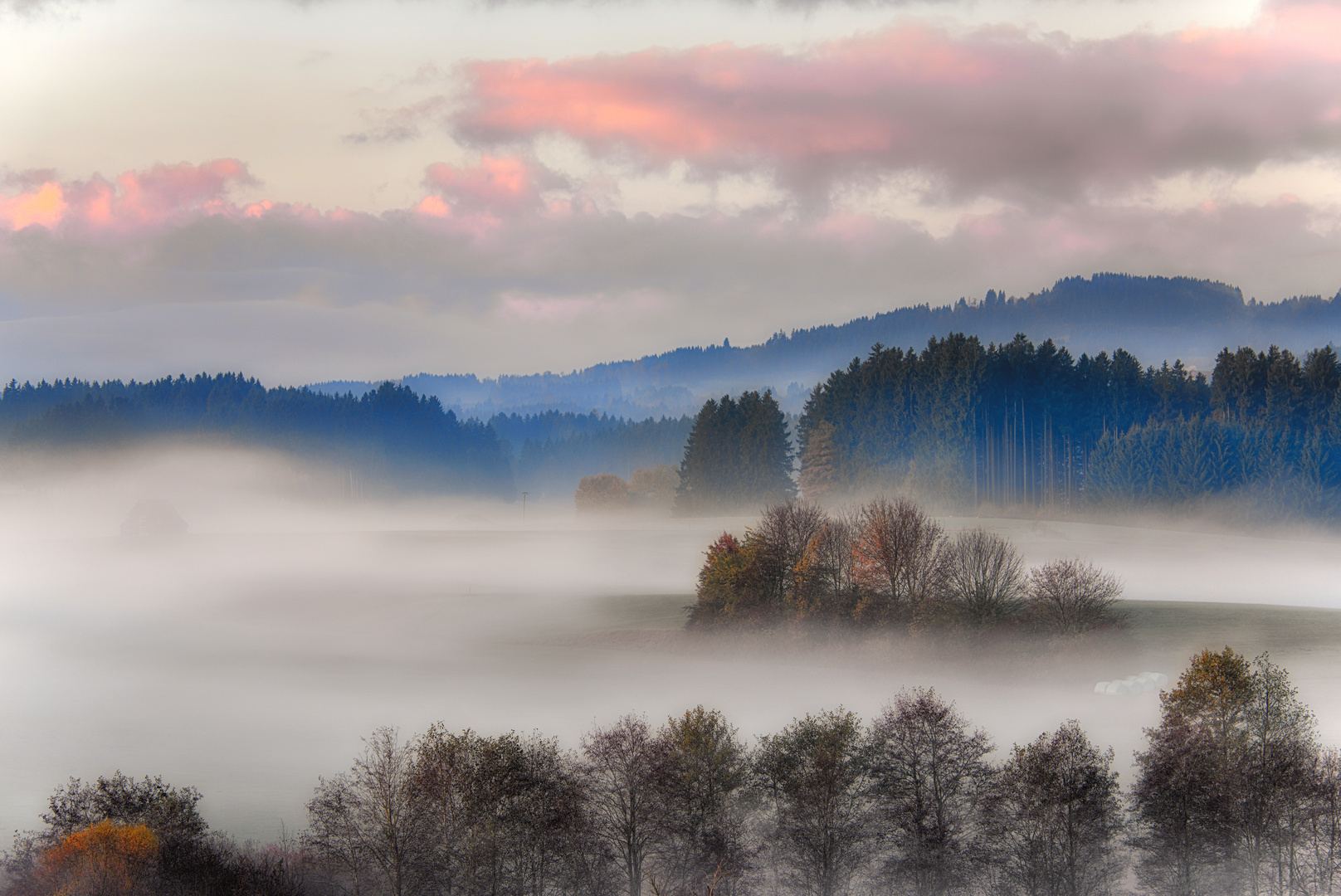 Floating Fog Foto & Bild | sonne, sonnenaufgang, licht Bilder auf ...