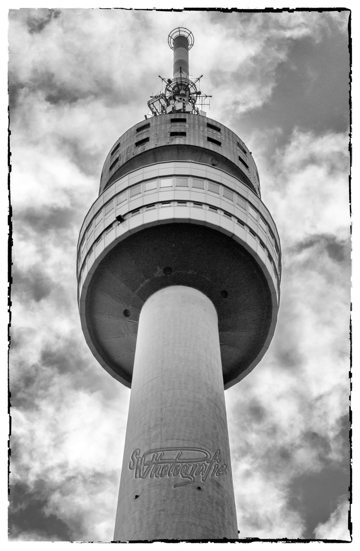 Florianturm Foto & Bild | schwarz/weiß, park, sw Bilder auf fotocommunity