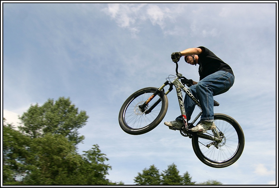 Flugphase Foto & Bild | sport, radsportarten, extreme biking Bilder auf ...