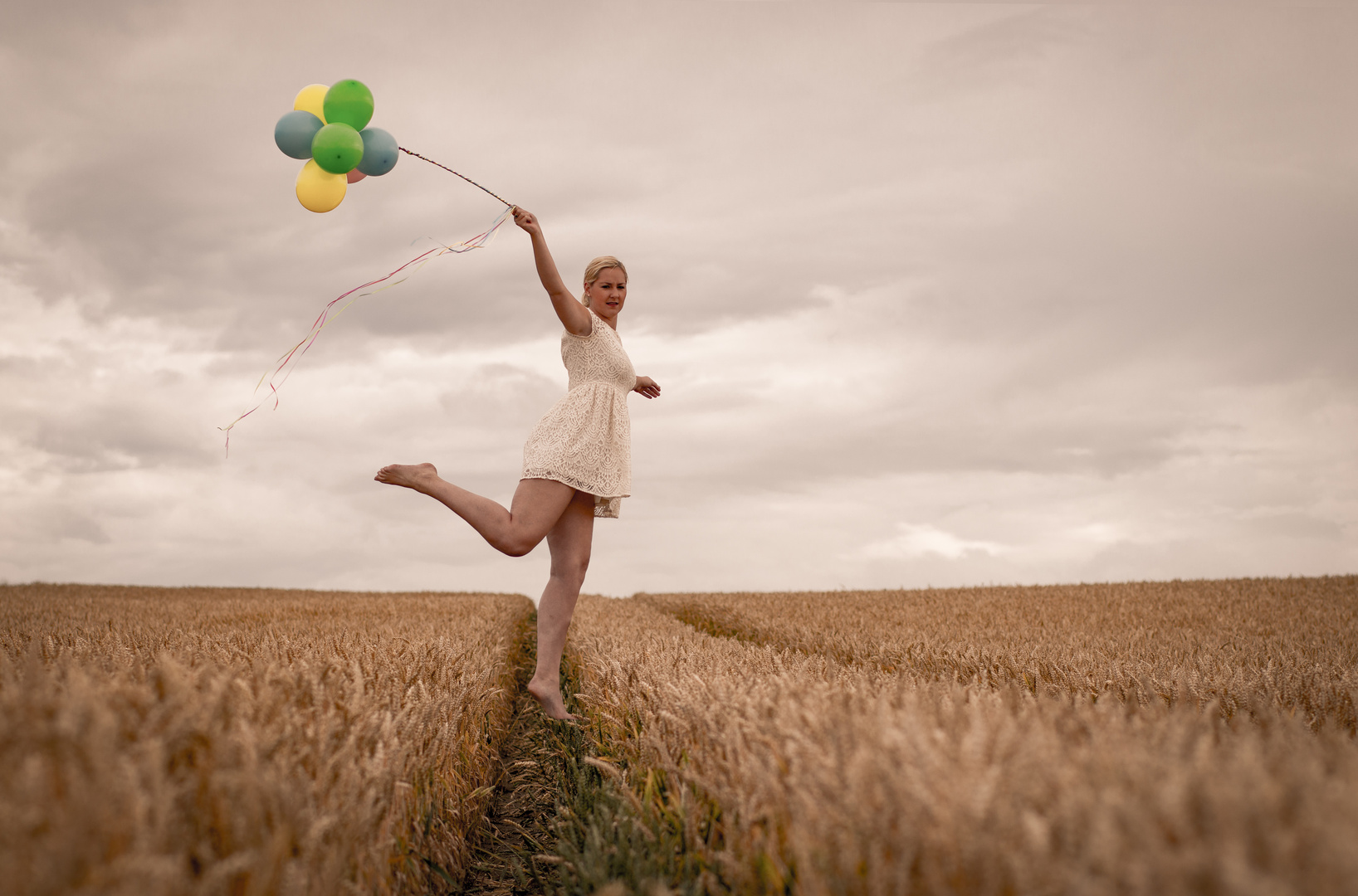 Flying Foto & Bild | erwachsene menschen, shootings, portrait Bilder ...